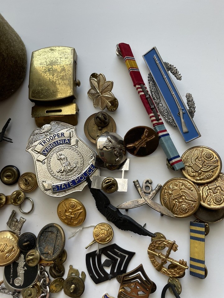 Vintage Military Estate lot #20 U.S. Army USMC Navy Pins Medal Badges ...