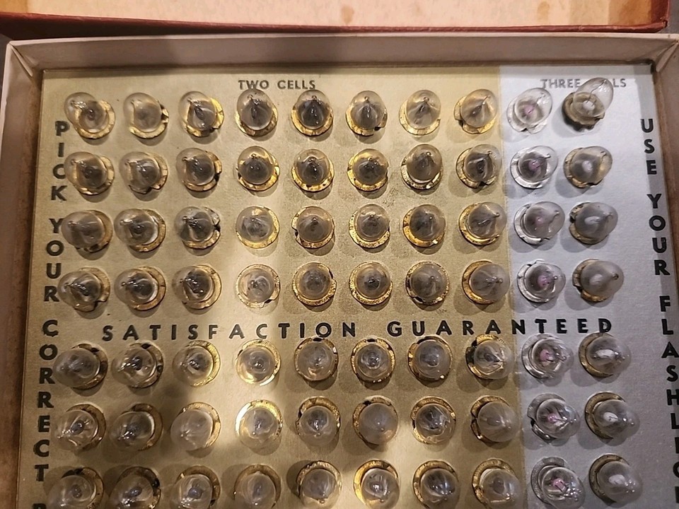 Duo Tint Flashlight Bulb Hardware Store Display Box Lantern Lot (100 ...