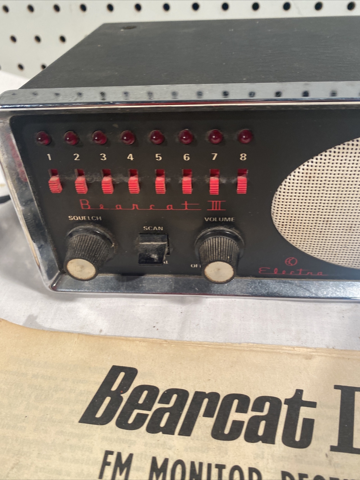 Vintage Electra Bearcat III 3 - 8 Channel Scanner With Manual Powers On ...