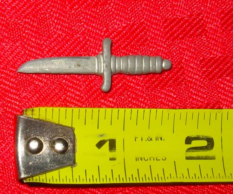 VINTAGE 1949 PARKER BROTHERS CLUE GAME PEICE METAL KNIFE DAGGER STILL ...