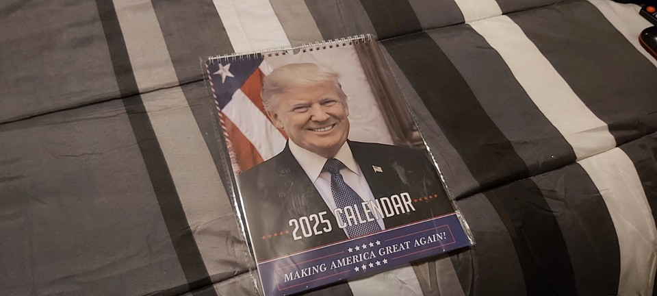 President Donald Trump 2025 Monthly Wall Calendar Trump Gifts Monthly ...