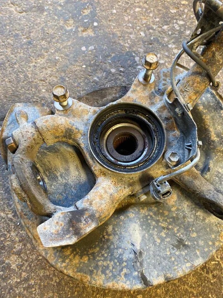 2003-2015 Toyota 4Runner Left Driver Front Spindle Knuckle With ...