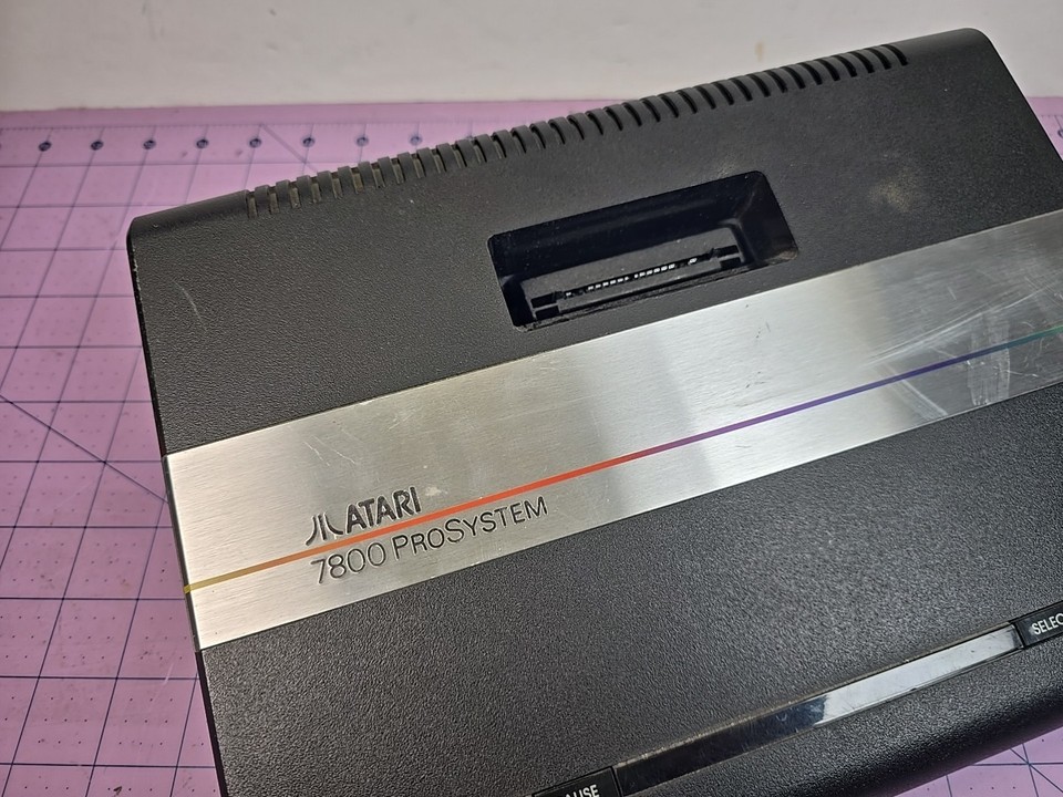 Atari 7800 Prosystem Console TESTED - w 2 controllers, power and RCA ...