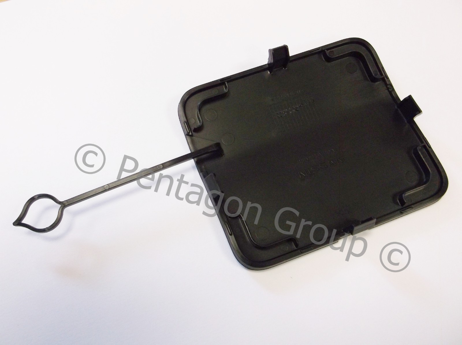 New Genuine Nissan Qashqai J11B Facelift Rear Bumper Towing Eye Cover ...