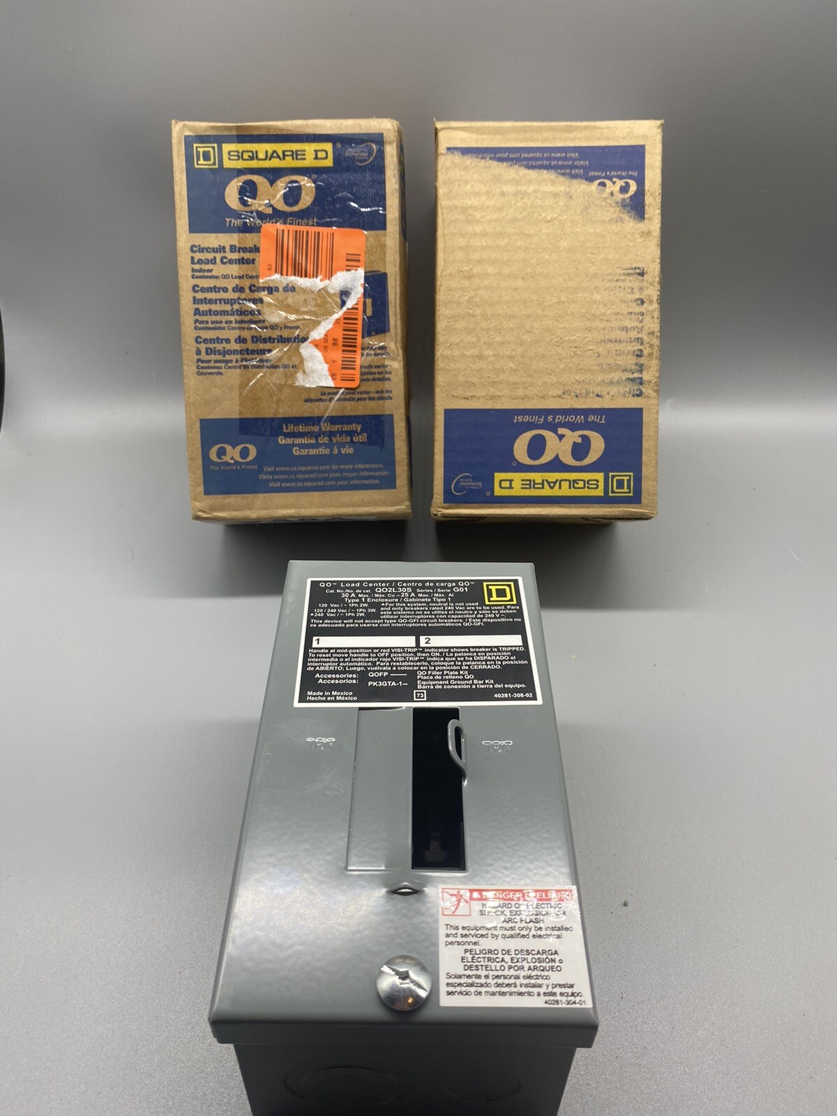 Square D QO Indoor 30A Circuit Breaker Load Center QO2L30SCP 120V/240V ...