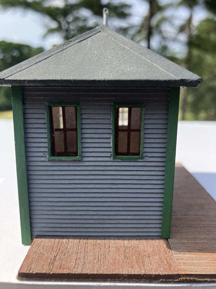 HO SCALE WOOD SWITCHING YARD TOWER BUILDING LIGHTLY WEATHERED CRAFTSMAN ...