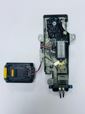 🚘 00-06 BMW E46 Convertible Storage Top Flap CVM Motor OEM 0390201944 ...