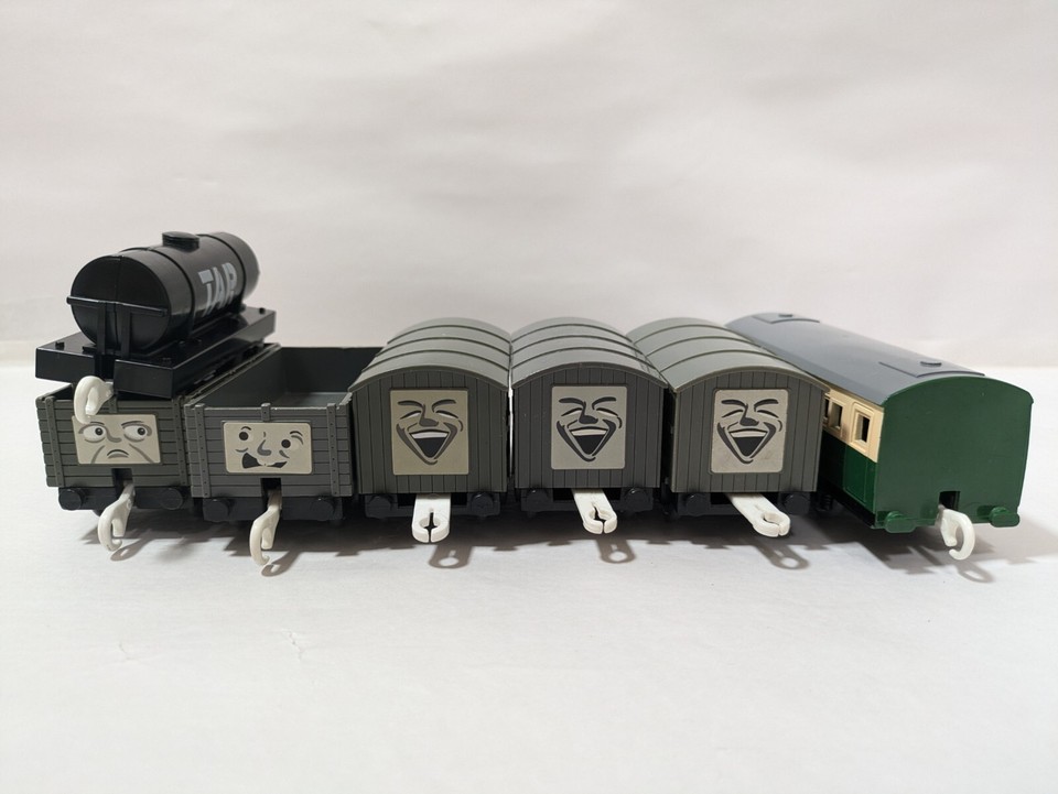 Thomas & Friends TOMY Plarail Trackmaster Classic Series Set Gordon ...