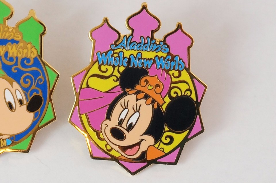 Tokyo Disney Resort Game Prize Pin Aladdin whole new world Mickey ...