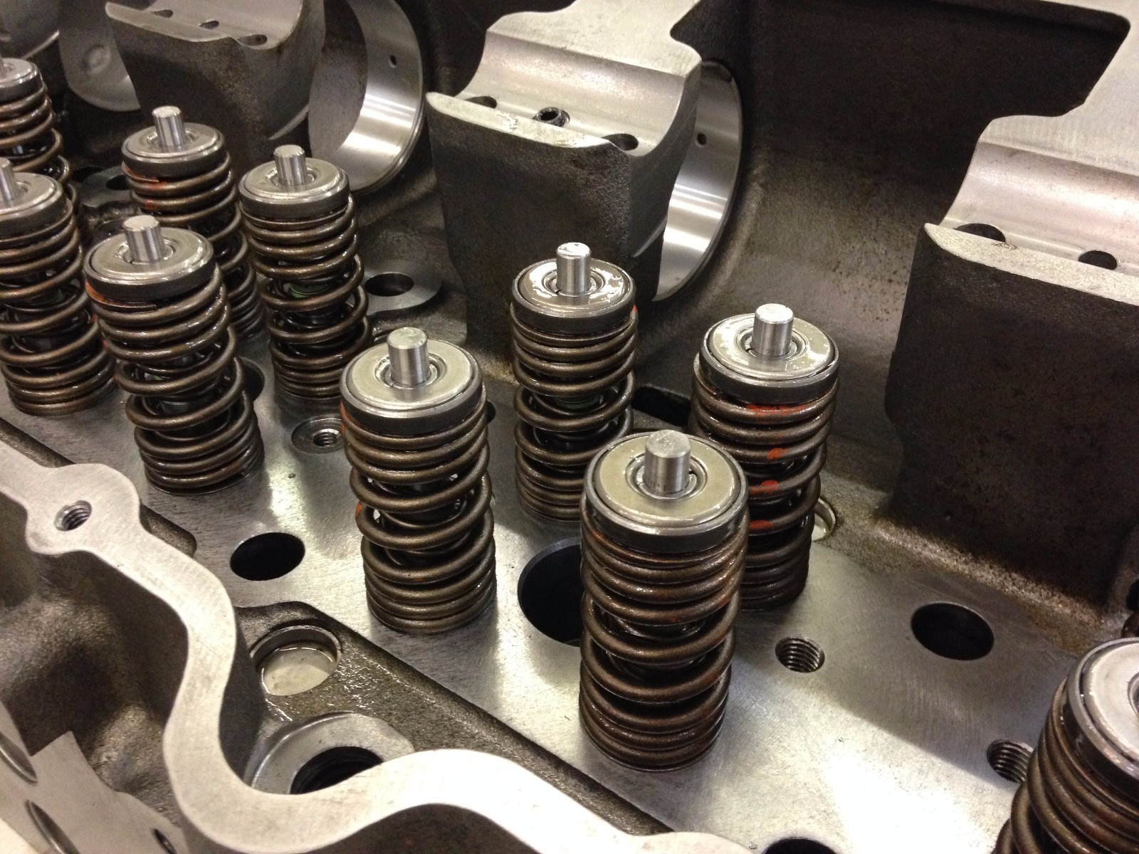 CAT C15 Acert, C16, C18 Cylinder Head NEW Caterpillar Inconel Intake ...