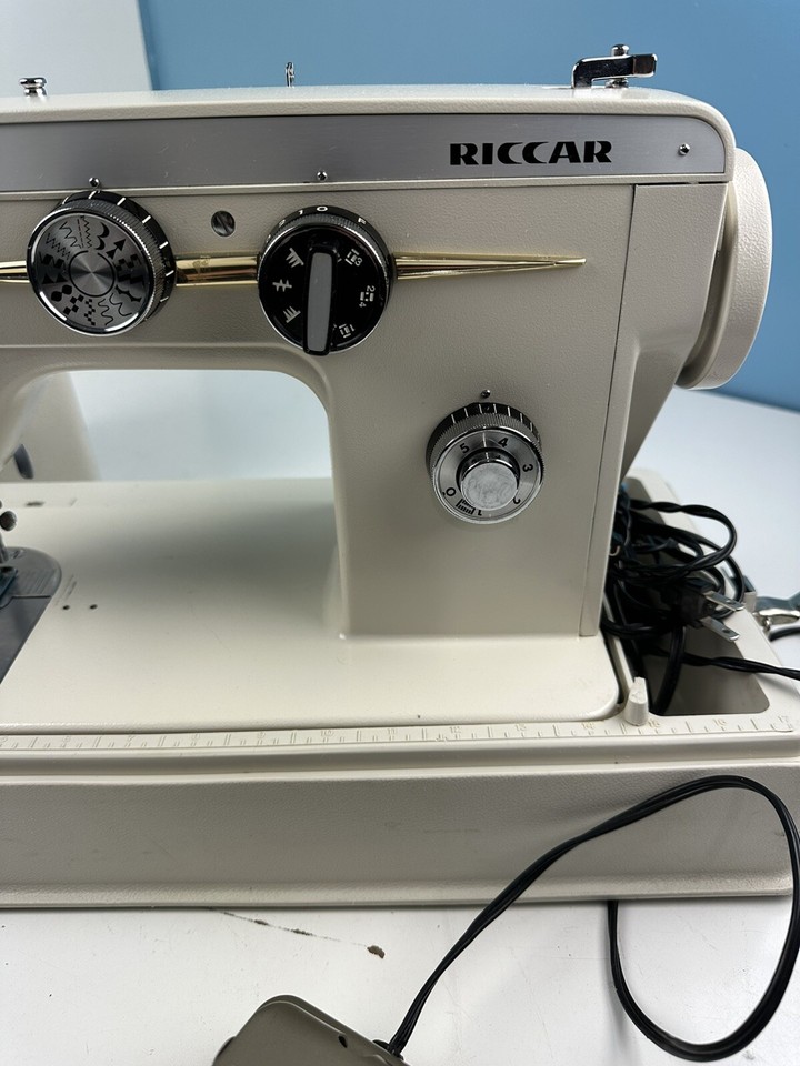 RARE Riccar Model 666 MINT Sewing Machine TESTED WORKING W/Case | eBay
