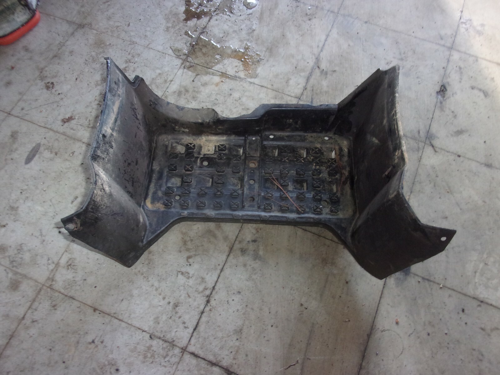 2001 Yamaha Kodiak 400 4WD Floorboard Foot Well Left Foot Rest ...