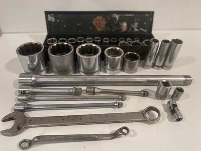 VINTAGE Indestro Socket Set Tool Lot W/Metal Tool Box. 33 Total Tools ...
