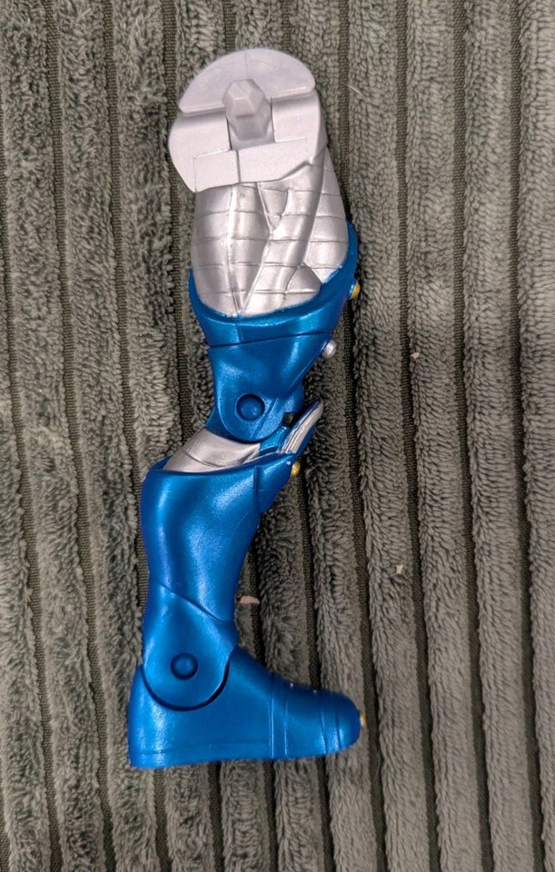 DC Universe Classics Wave 17 Build A Figure Anti-Monitor Left Leg BAF ...