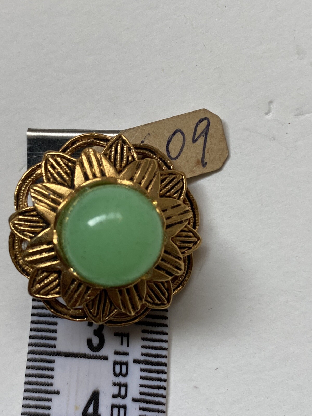 VINTAGE GREEN DEPRESSION GLASS GOLD FLOWER EARRINGS D… - Gem
