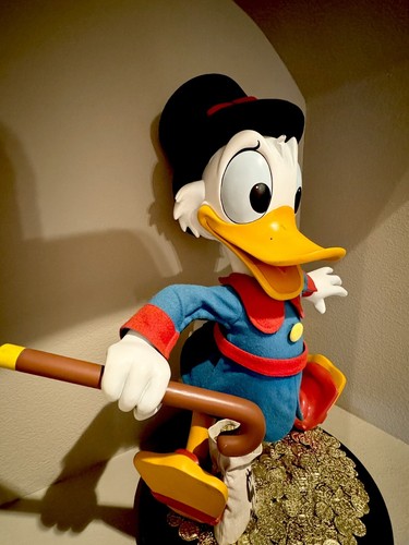 SCROOGE MCDUCK OFFICIAL 1988 DISNEY STORE DUCKTALES DISPLAY LIFE-SIZE ...
