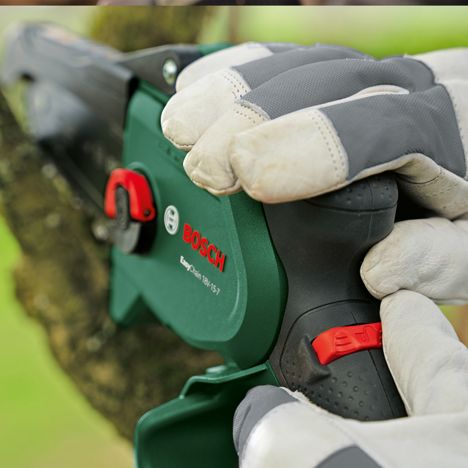 Bosch 18V Cordless Electric Chainsaw For Cutting Wood Tree Pruning W ...