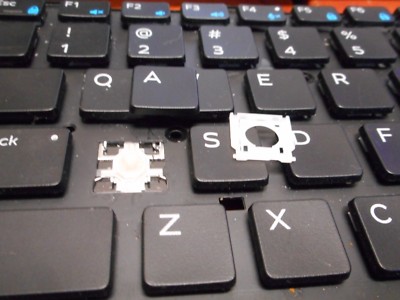 SINGLE KEY CAP+CLIP Dell Latitude E545 E7450 P/N 94F68 MODEL NSK-LKAUW ...