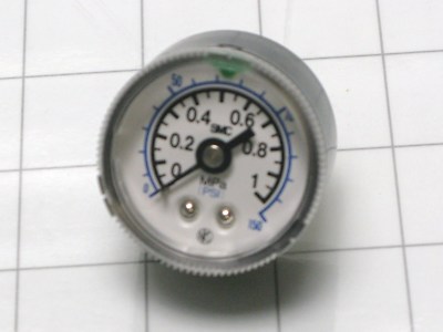 SMC 150 psi gauge with max/min pointers 1/4 NPT mount 1 MPa 1 5/8 ...