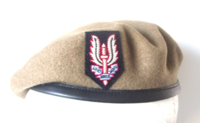 SAS - THE SPECIAL AIR SERVICE WO1 / OFFICER BERET & MOD BERET CAP BADGE ...