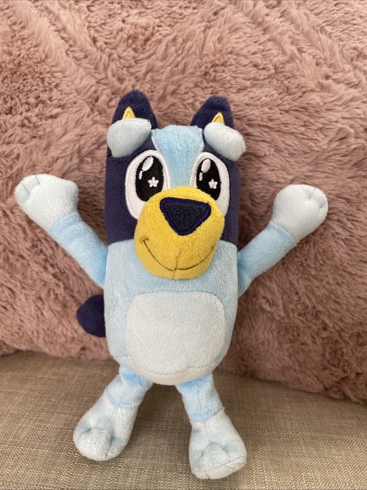 Ludo Studio Bluey & Friends Starry Eyes Please Face Plush Blue Stuffed ...