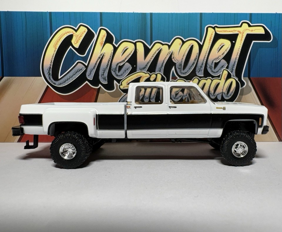2025 M2 Machines R87 1975 CHEVROLET SILVERADO 30 4x4 King Cab Dually ...