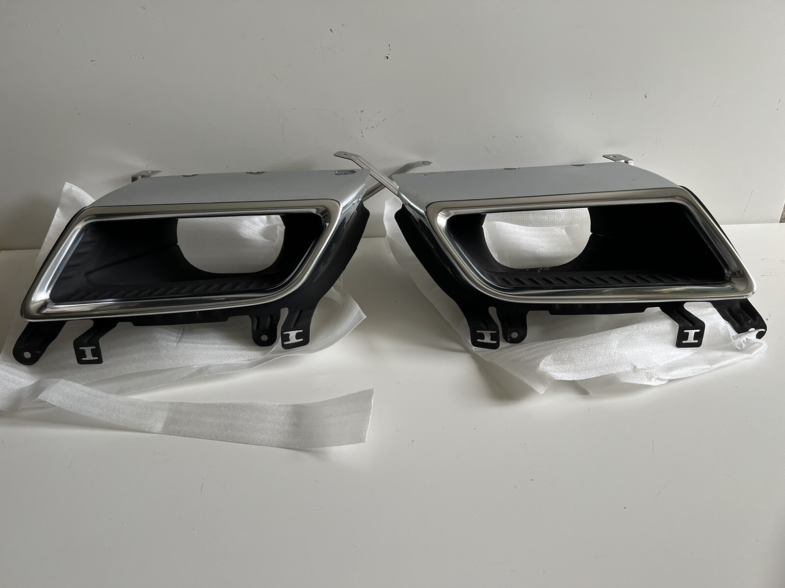 NEW 2020-2021 Cadillac XT6 Exhaust Tip Bezel Package 84868627 chrome Qty 2 OEM | eBay