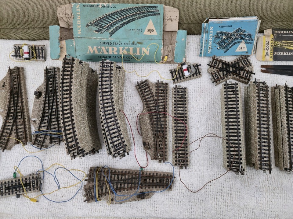 MARKLIN LOT Numerous H.O. Track Items Curved, Straight, Switch + Boxes ...