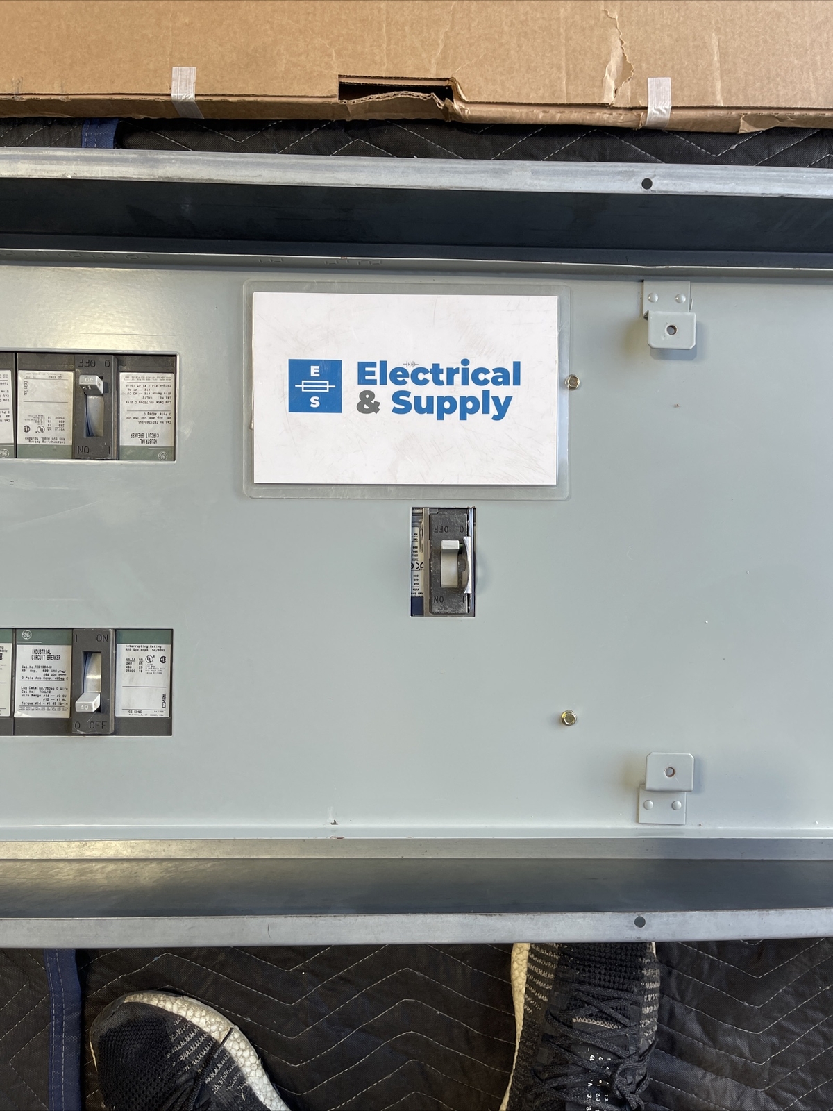 Main Breaker complete panel 600 amp MLO 3 phase 3 wire with 250 amp ...