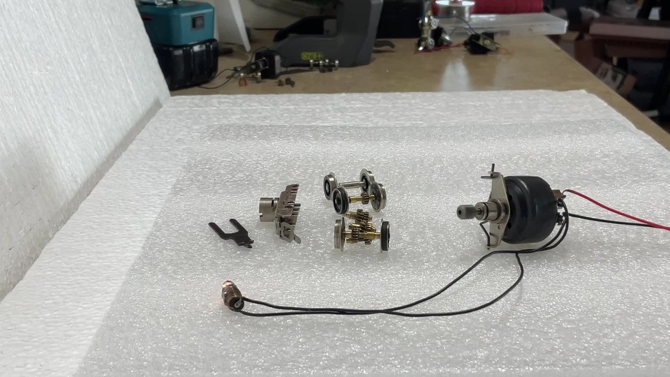 RIVAROSSI HO ENGINE AND COMPONENTS FOR E-8 DIESEL LOCOMOTIVES(SPARE ...