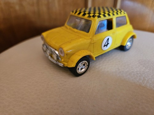 ORIGINAL VINTAGE SCALEXTRIC SLOT CAR C7 MINI COOPER 1:32 1960s SPARES ...