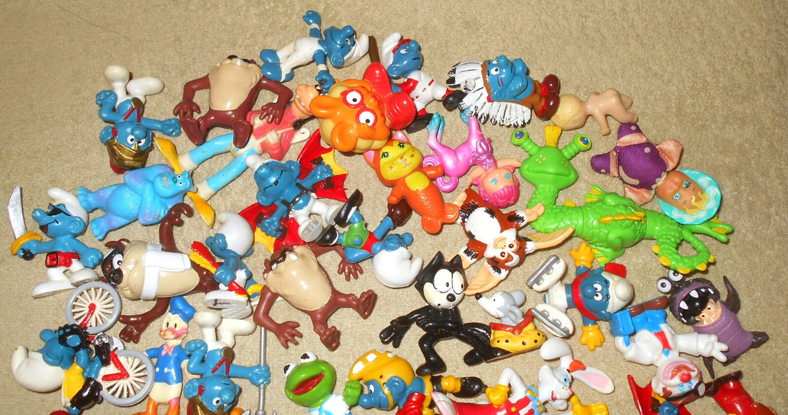 Vintage PVC Vinyl Mini Figure Lot 47 Pcs. Smurfs Garfield Roger Rabbit ...