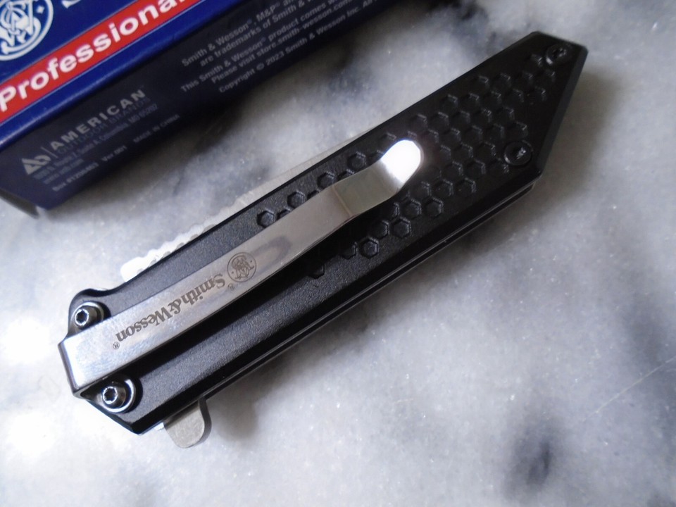 Smith & Wesson Extreme Ops Assisted Open Aero Tanto Pocket Knife Folder ...