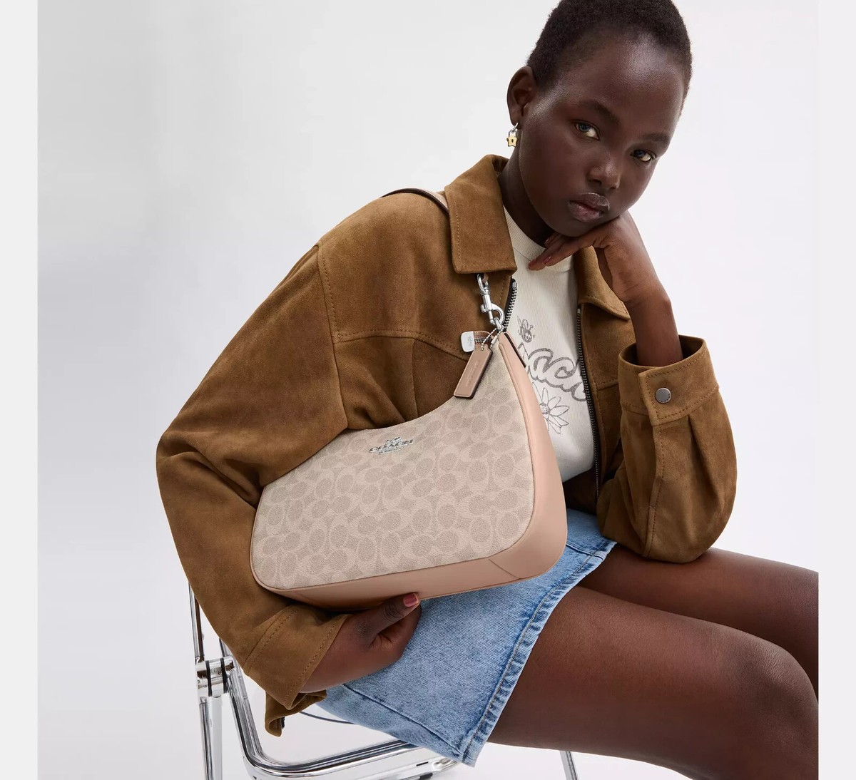 COACH Teri Hobo Bag Signature Canvas Sand/Taupe CV940 Outlet COACH Teri Hobo Bag Signature Canvas Sand/Taupe CV940 Outlet