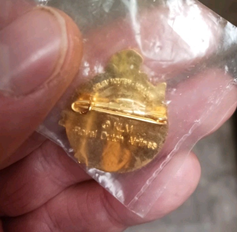 Vintage Royal Dutch Airlines Holland Duck Pilot Pin Badge Advertise DS ...