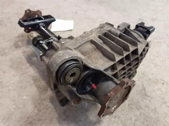 1999-2006 Chevrolet Silverado 1500 Tahoe Front Differential Carrier 3. ...