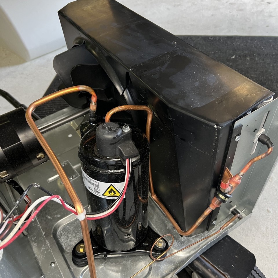 Coleman Mach 15 RV Air Conditioner 15,000 BTU White 38204-066 48204-066 ...