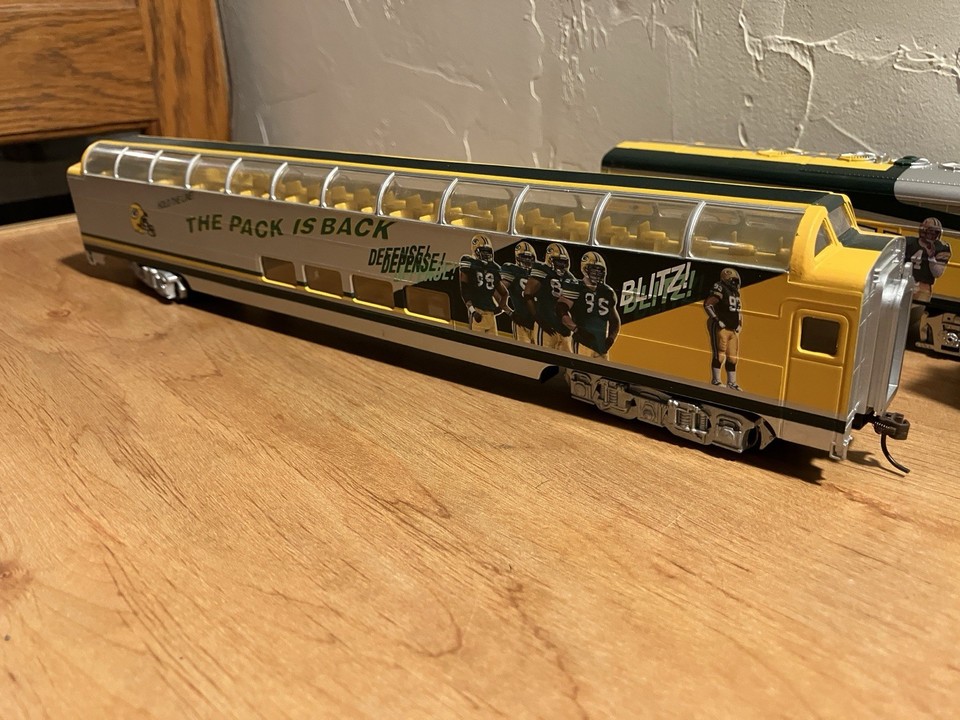Ho Bachmann Green Bay Packer Model Train Set. As Is. Works, DC Only. F7 ...