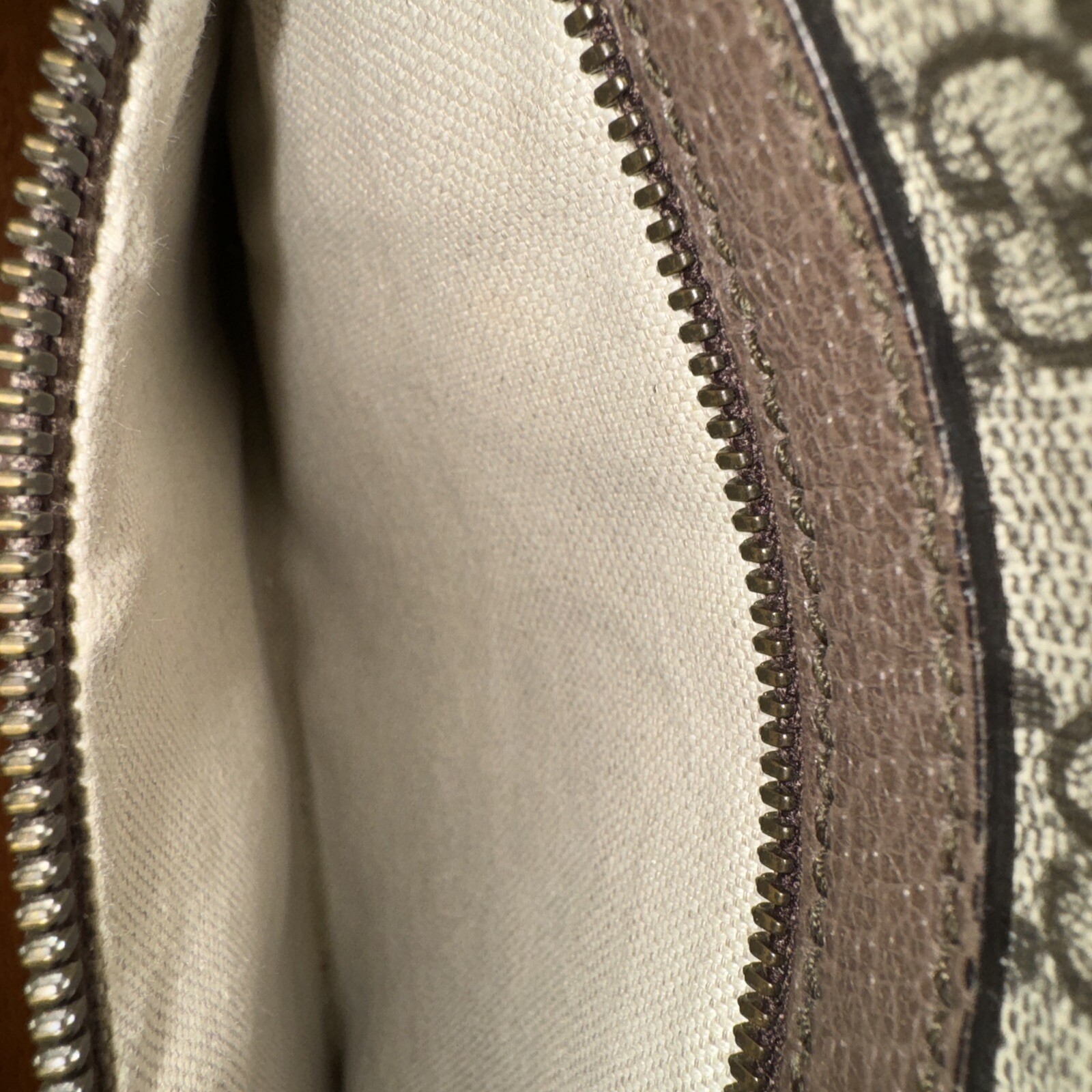 Gucci GG Supreme Small Ophidia Messenger Bag. Authent… - Gem