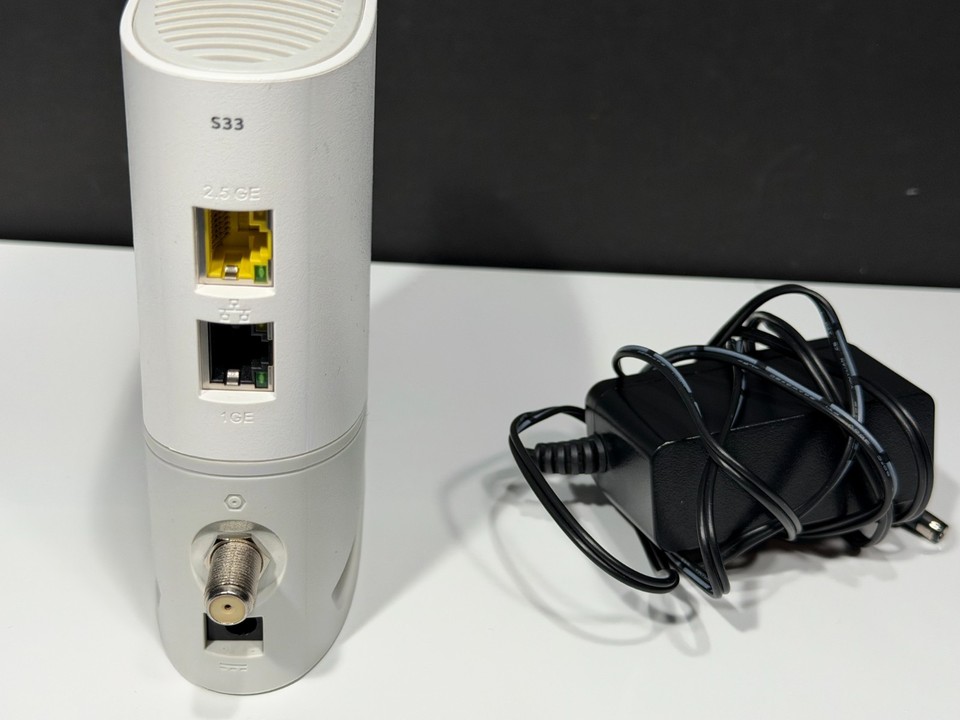 ARRIS Surfboard S33 DOCSIS 3.1 Multi-Gigabit Cable Modem up to 2500 ...