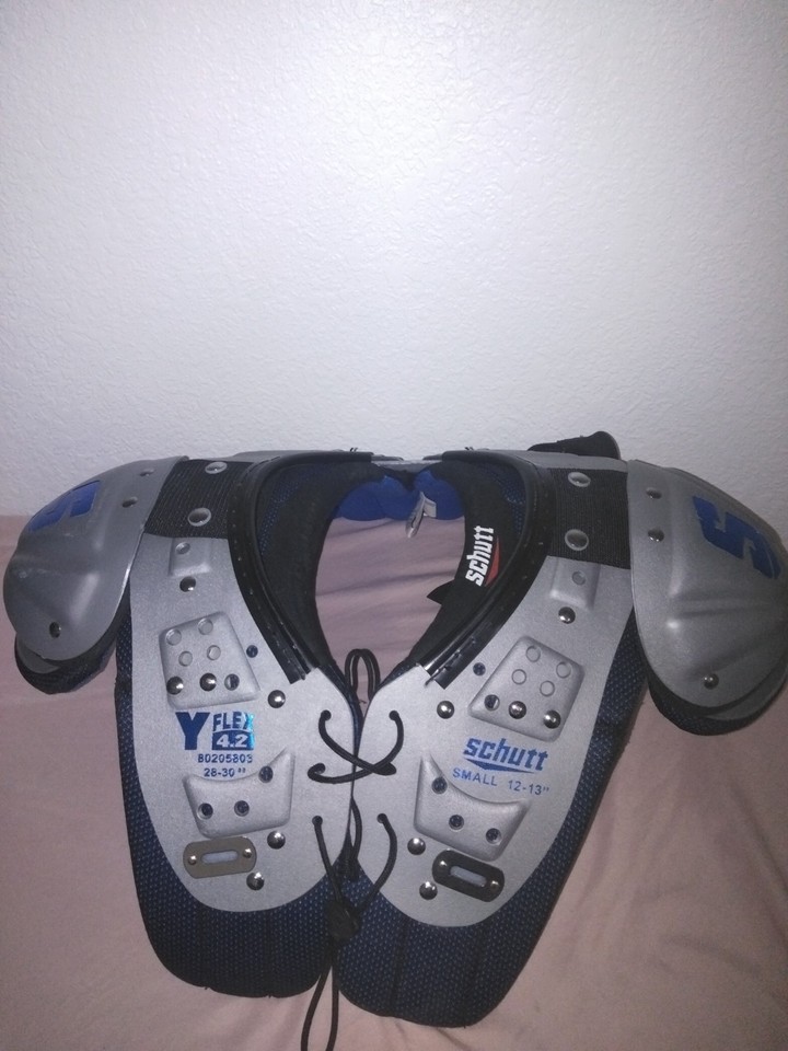 Schutt Full Set Football Gear All Name Brand Worn Once Great Condition ...
