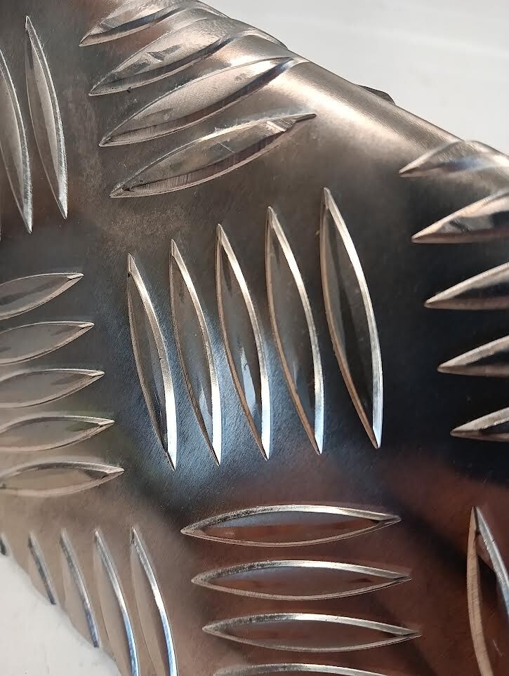 CORNER PROTECTOR TREAD PLATE Angle 100mm X 150mm Anti Slip Aluminium ...