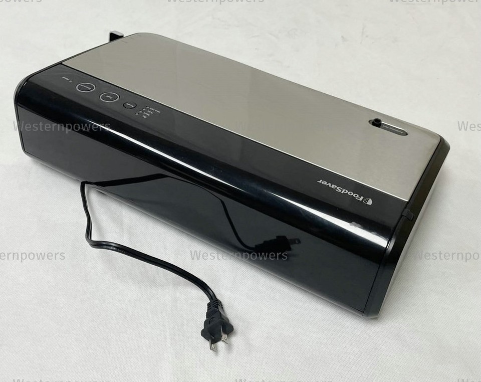 FoodSaver Vacuum Sealing System with Handheld Sealer Attachment FM2900 ...