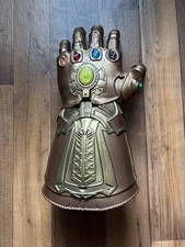Marvel E0491 Legends Series Articulated Electronic Infinity Gauntlet ...