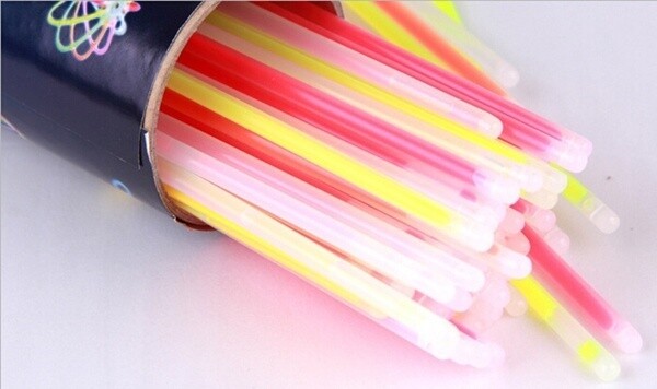 15 GLOW STICKS Party Light Glow In The Dark Rave BRACELETS Disco Bulk ...