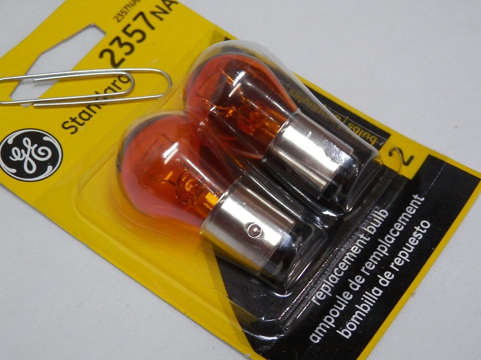 (2) New GE 2357NA Miniature Lamp Bulb 28w 8w Dual Contact 12 volt S8 ...