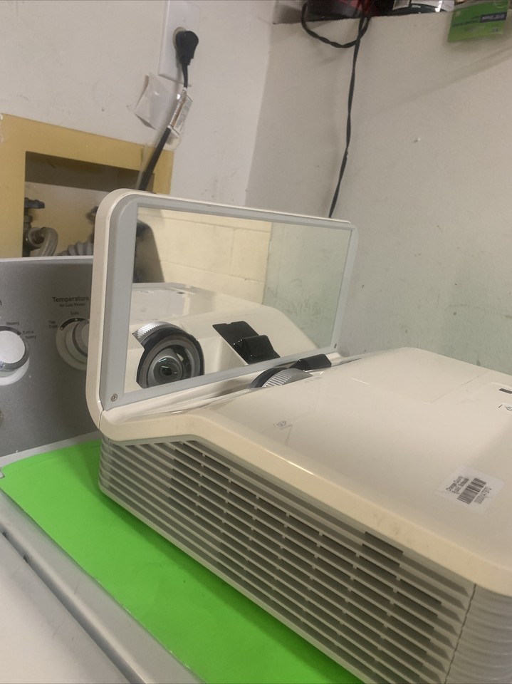 Smart LightRaise 60wi WXGA DLP Projector Ultra Short Throw Read ...