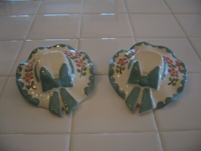 Adorable Vintage Pair Of Pottery Bonnets Or Hat Wall Pockets With Bow ...
