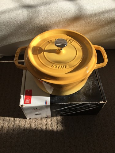 brand new! staub round cocotte 22cm 2.75L lemon | eBay