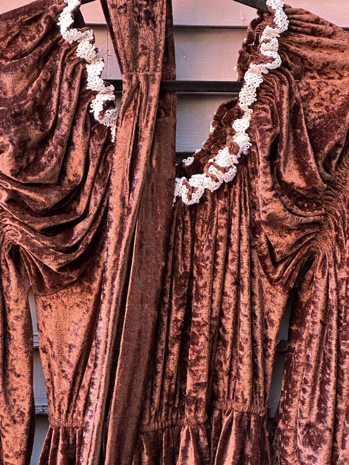 Brown velvet Renaissance dress-boss Wench-cosplay-medieval-witch ...